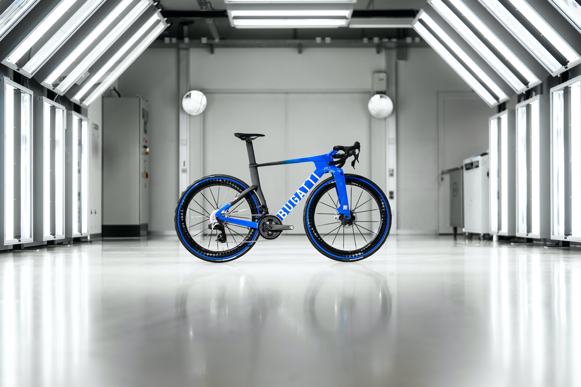 Das High-Tech Bike von Factor Bikes und Bugatti - Proudmag.com